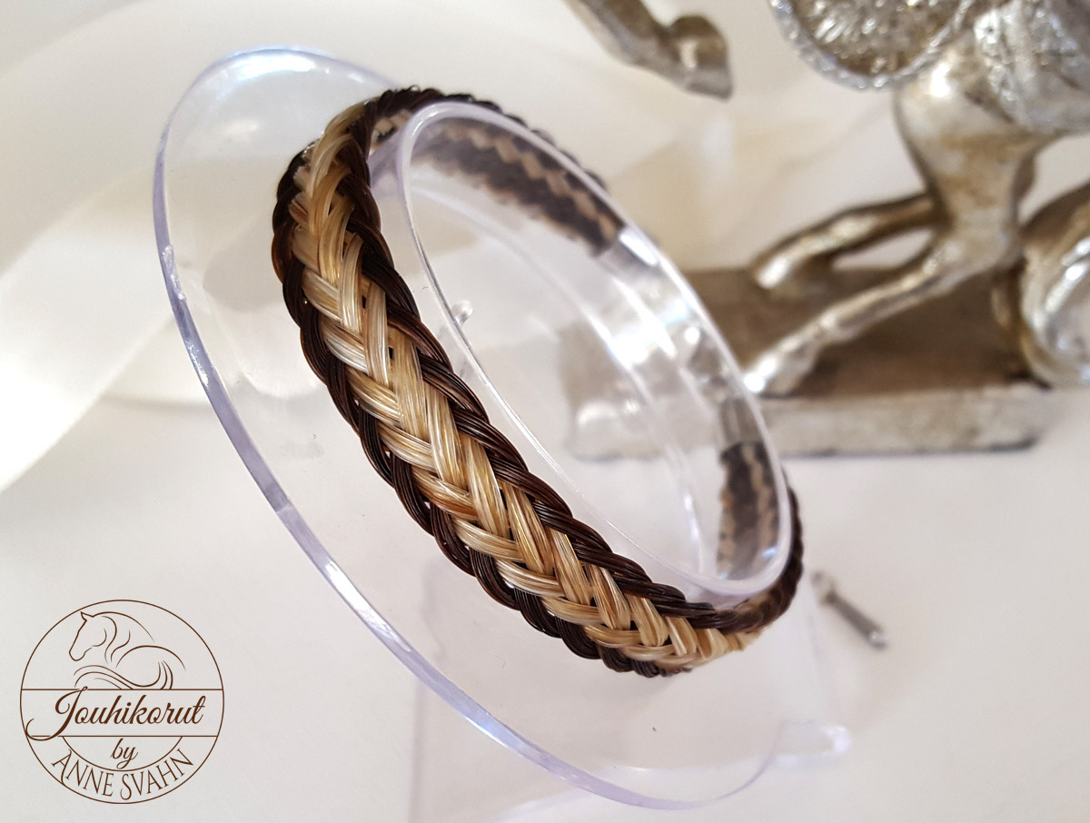 Rannekoru litteällä sydänpunoksella - Jouhikorut