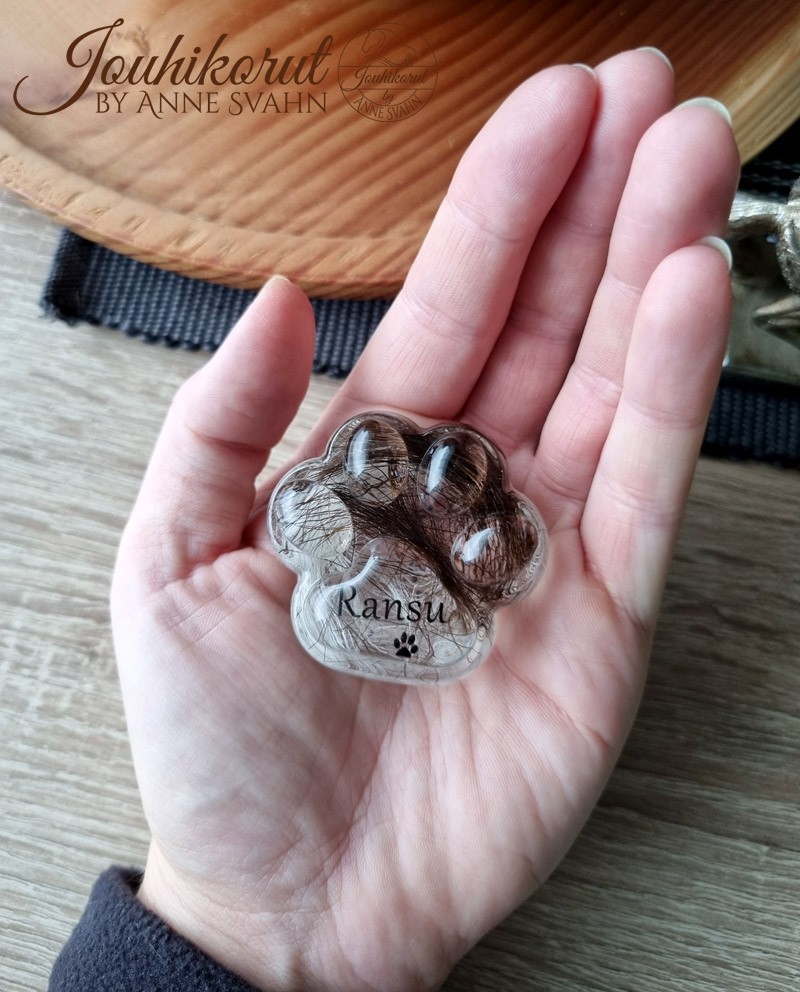 Muistokoriste Tassu - Jouhikorut